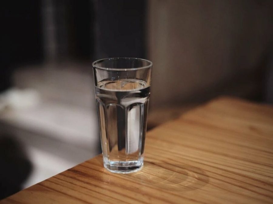 Acqua alcalina cos'è, benefici e spiegazione ph e qualità