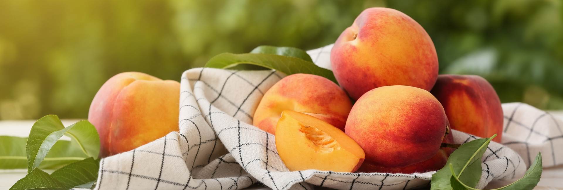 Pesca, il frutto dell'estate